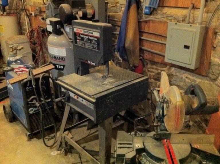 17 Essential Woodworking Power Tools: The Ultimate List